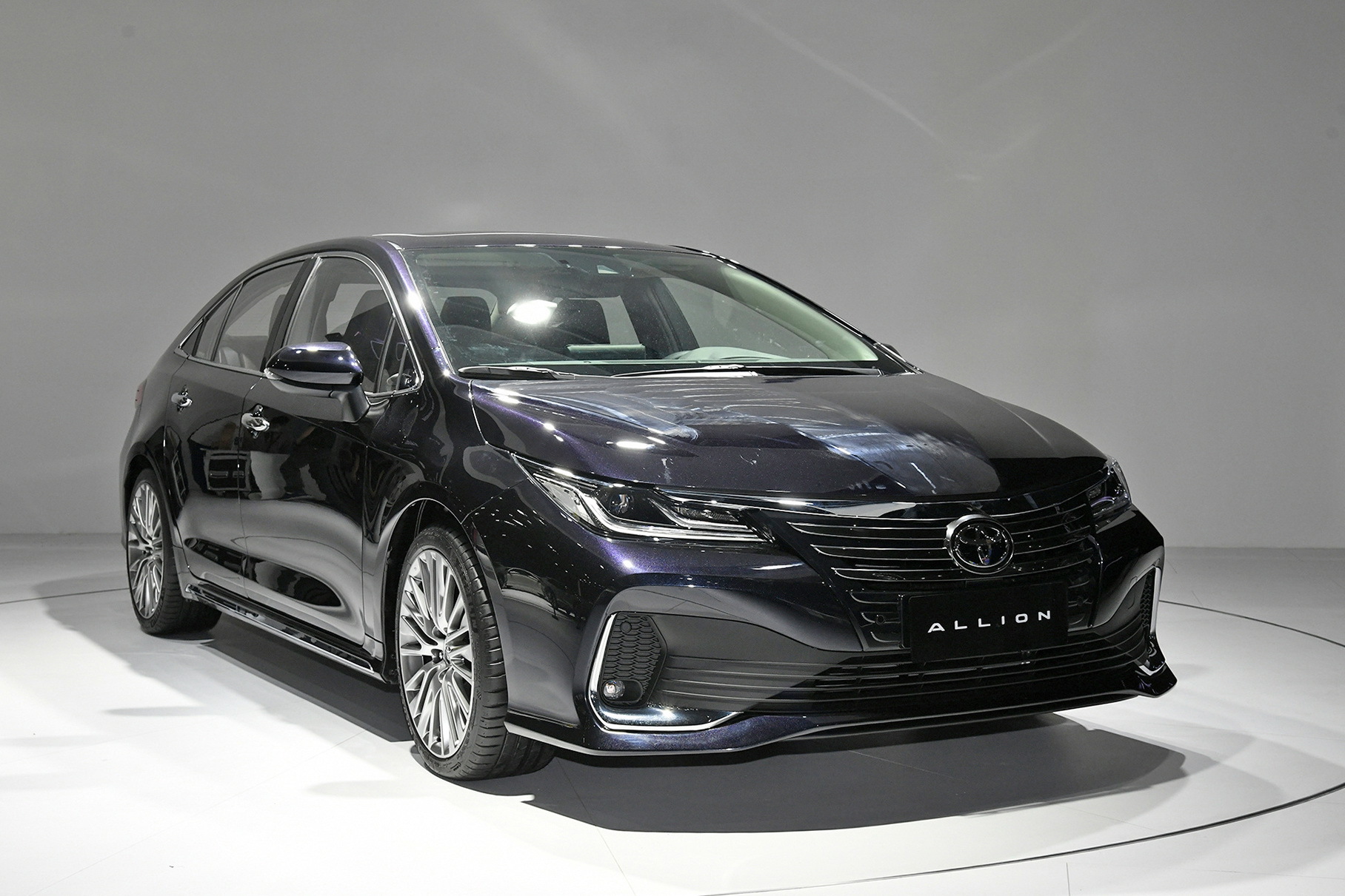 Toyota выпустила две версии Corolla c акцентом на комфорт — Рамблер/авто